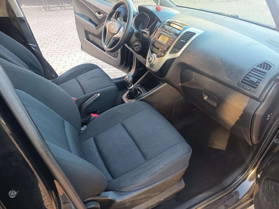 Melns Hyundai ix20 2012 Tauragė, ar dzinēja tilpumu 1.35 L un nobraukumu 226 tūkst. km par 3000 €, foto 12 vietnē AUTOMOTO.COM.LV