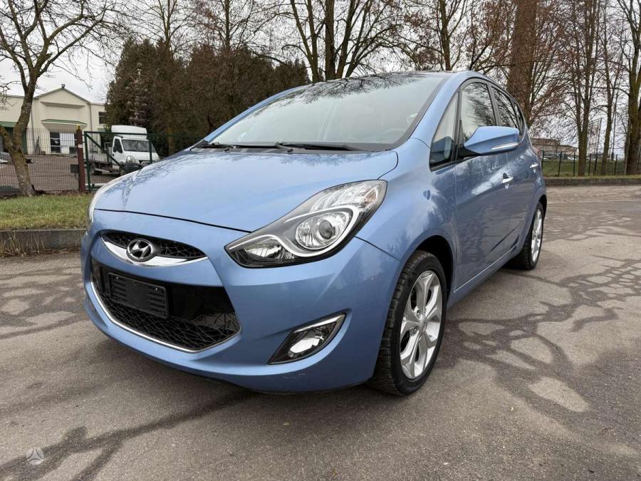 Blue Hyundai ix20 2010 in Siauliai, with an engine capacity of 1.40 L and mileage of 157 thousand km for 3850 €, photo 1 on AUTOMOTO.COM.LV