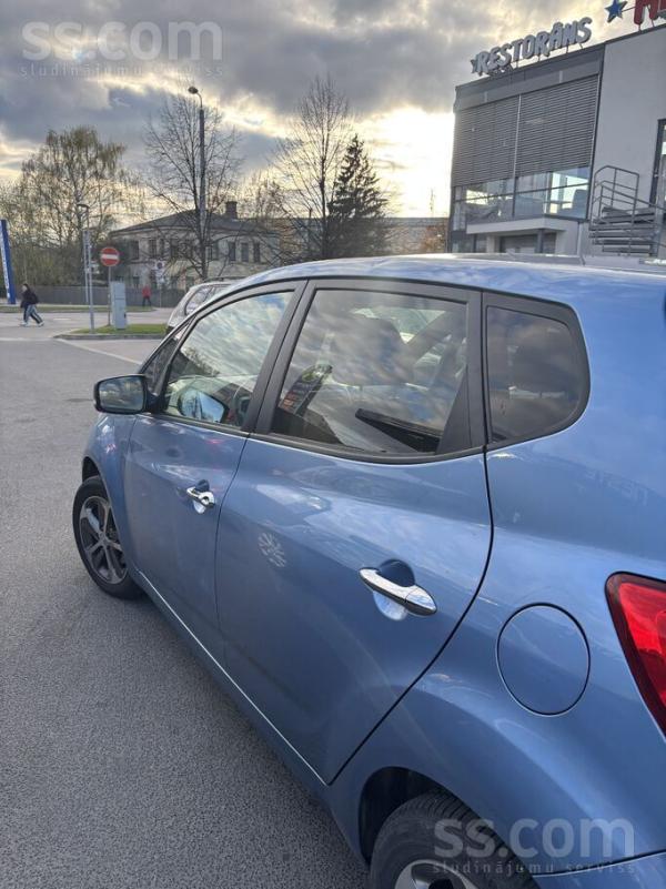Blue Hyundai ix20 2010 in Riga, with an engine capacity of 1.40 L and mileage of 300 thousand km for 3250 €, photo 6 on AUTOMOTO.COM.LV
