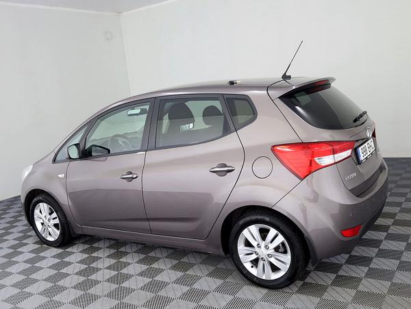 Hyundai ix20 2011 in Tallinn on AUTOMOTO.COM.LV Brown Hyundai ix20 2011 in Tallinn, with an engine capacity of 1.60 L and mileage of 168 thousand km for 3799 €, photo 5 on AUTOMOTO.COM.LV