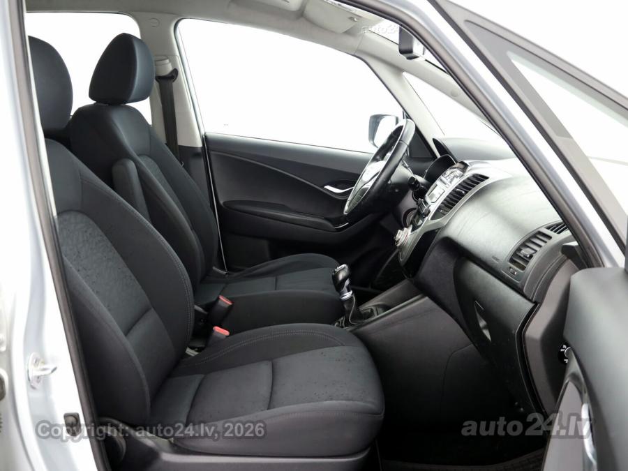 Pelēks Hyundai ix20 2011 Tallina, ar dzinēja tilpumu 1.40 L un nobraukumu 243 tūkst. km par 2599 €, foto 7 vietnē AUTOMOTO.COM.LV