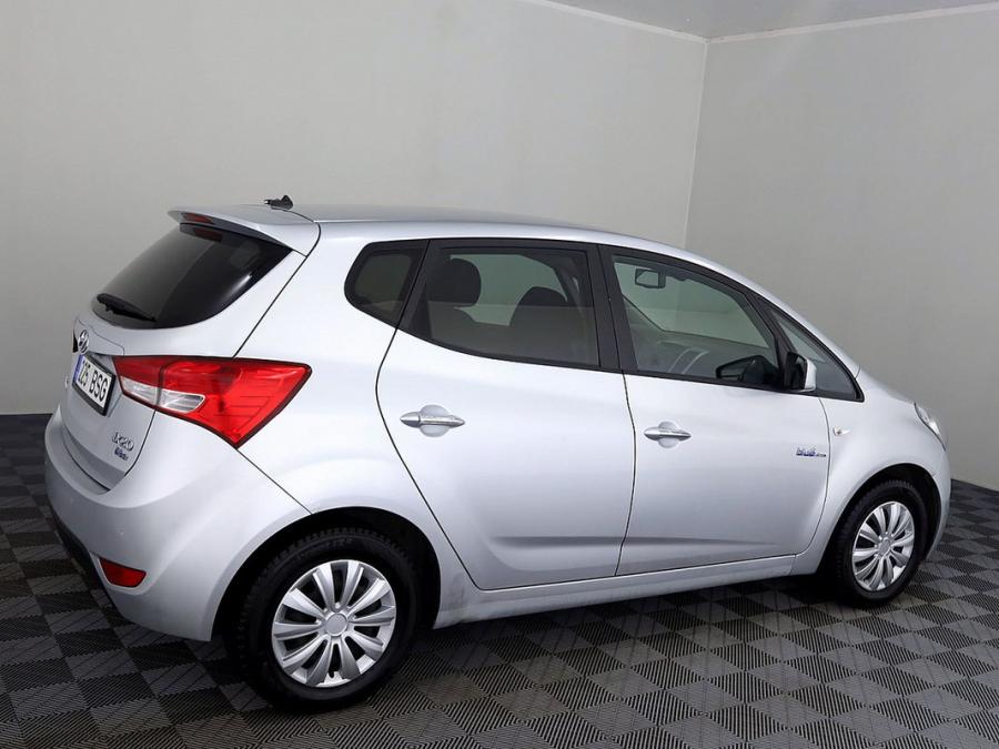 Pelēks Hyundai ix20 2011 Tallina, ar dzinēja tilpumu 1.40 L un nobraukumu 243 tūkst. km par 2199 €, foto 11 vietnē AUTOMOTO.COM.LV