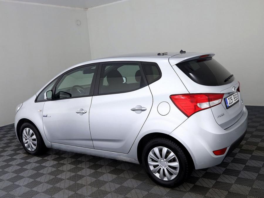 Pelēks Hyundai ix20 2011 Tallina, ar dzinēja tilpumu 1.40 L un nobraukumu 243 tūkst. km par 2199 €, foto 12 vietnē AUTOMOTO.COM.LV