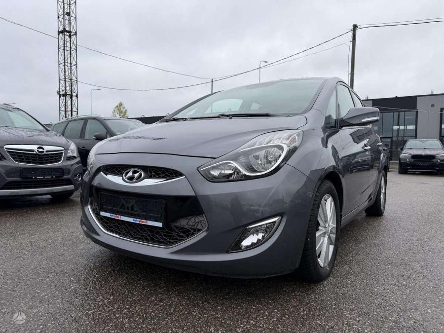Grey Hyundai ix20 2011 in Kaunas, with an engine capacity of 1.59 L and mileage of 227 thousand km for 5700 €, photo 4 on AUTOMOTO.COM.LV