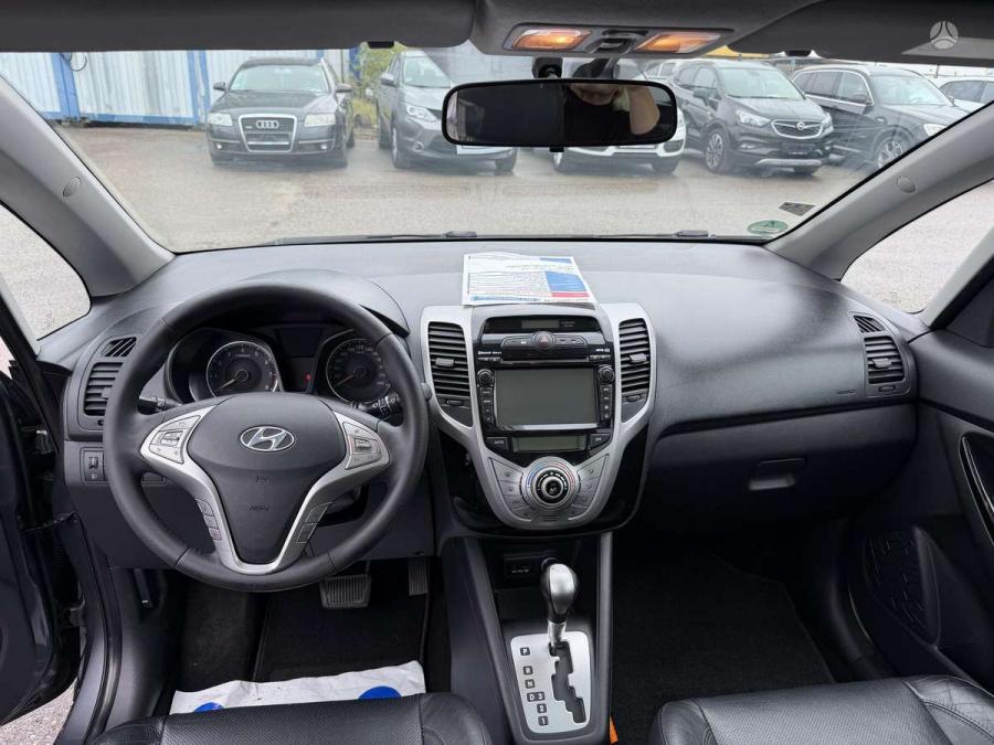 Grey Hyundai ix20 2011 in Kaunas, with an engine capacity of 1.59 L and mileage of 227 thousand km for 5700 €, photo 10 on AUTOMOTO.COM.LV