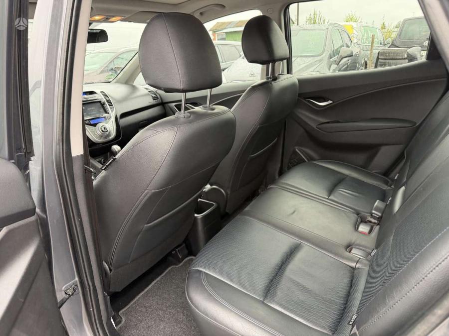 Grey Hyundai ix20 2011 in Kaunas, with an engine capacity of 1.59 L and mileage of 227 thousand km for 5700 €, photo 14 on AUTOMOTO.COM.LV
