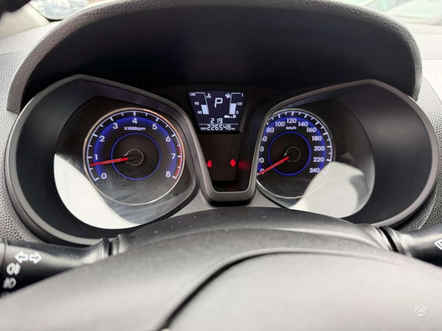 Grey Hyundai ix20 2011 in Kaunas, with an engine capacity of 1.59 L and mileage of 227 thousand km for 5700 €, photo 16 on AUTOMOTO.COM.LV