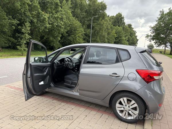 Pelēks Hyundai ix20 2012 Pērnava, ar dzinēja tilpumu 1.40 L un nobraukumu 139 tūkst. km par 4500 €, foto 7 vietnē AUTOMOTO.COM.LV