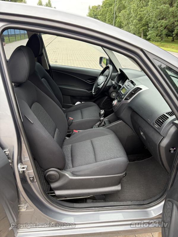 Pelēks Hyundai ix20 2012 Pērnava, ar dzinēja tilpumu 1.40 L un nobraukumu 139 tūkst. km par 4500 €, foto 9 vietnē AUTOMOTO.COM.LV
