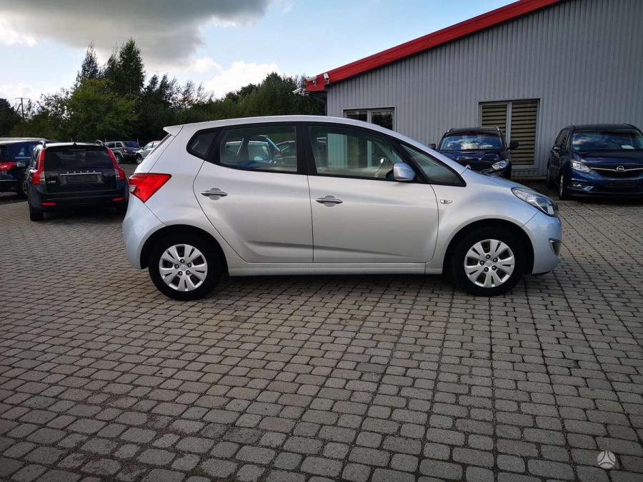 Grey Hyundai ix20 2012 in Radviliskis, with an engine capacity of 1.59 L and mileage of 131 thousand km for 4550 €, photo 6 on AUTOMOTO.COM.LV
