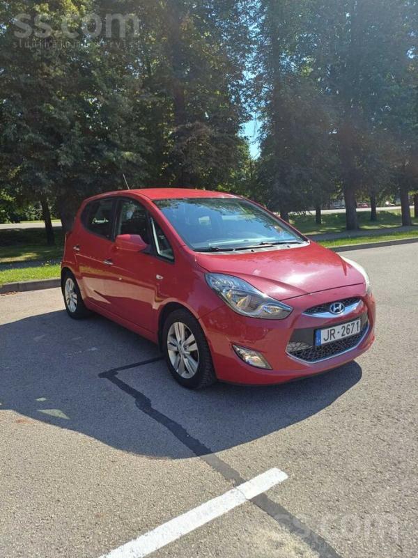 Red Hyundai ix20 2014 in Jelgava, with an engine capacity of 1.60 L and mileage of 152 thousand km for 3900 €, photo 4 on AUTOMOTO.COM.LV