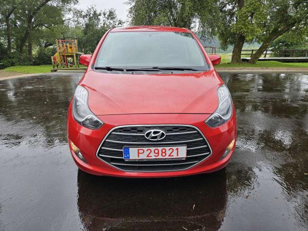 Red Hyundai ix20 2017 in Kaunas, with an engine capacity of 1.60 L and mileage of 164 thousand km for 5750 €, photo 1 on AUTOMOTO.COM.LV
