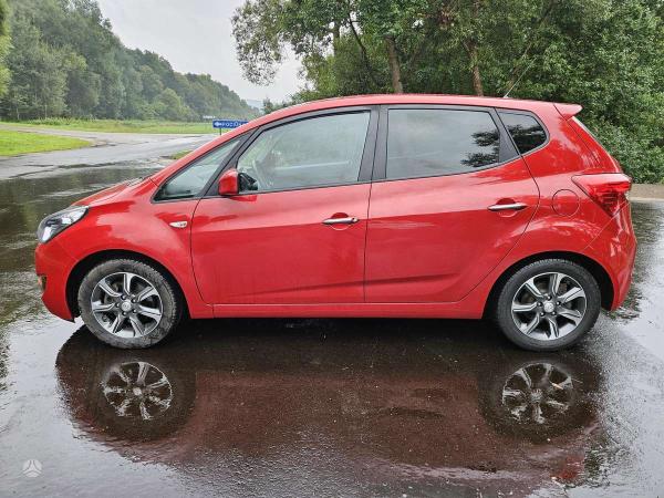 Red Hyundai ix20 2017 in Kaunas, with an engine capacity of 1.60 L and mileage of 164 thousand km for 5750 €, photo 8 on AUTOMOTO.COM.LV