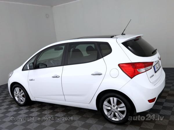 Белый Хендай ix20 2010 в Таллин, объемом двигателя 1.40 л и пробегом 202 тыс. км за 2199 €, фото 5 на AUTOMOTO.COM.LV