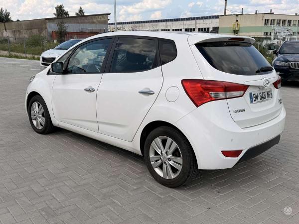 Balts Hyundai ix20 2011 Tauragė, ar dzinēja tilpumu 1.58 L un nobraukumu 293 tūkst. km par 2900 €, foto 4 vietnē AUTOMOTO.COM.LV