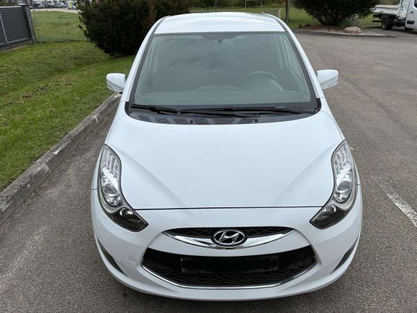 Balts Hyundai ix20 2011 Šauļi, ar dzinēja tilpumu 1.40 L un nobraukumu 165 tūkst. km par 2650 €, foto 9 vietnē AUTOMOTO.COM.LV
