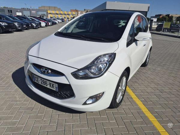 White Hyundai ix20 2012 in Taurage, with an engine capacity of 1.58 L and mileage of 215 thousand km for 3500 €, photo 1 on AUTOMOTO.COM.LV