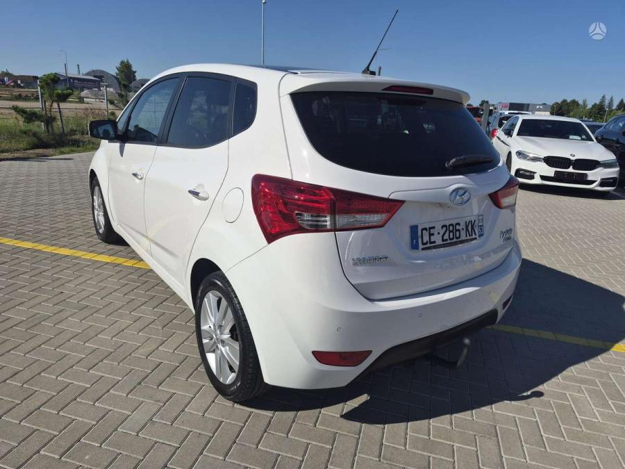 Balts Hyundai ix20 2012 Tauragė, ar dzinēja tilpumu 1.58 L un nobraukumu 215 tūkst. km par 3500 €, foto 8 vietnē AUTOMOTO.COM.LV