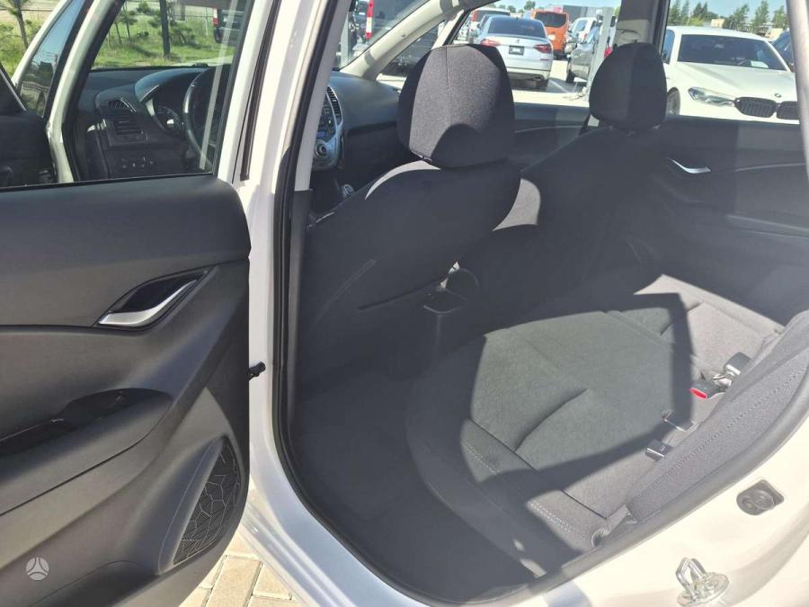 Balts Hyundai ix20 2012 Tauragė, ar dzinēja tilpumu 1.58 L un nobraukumu 215 tūkst. km par 3500 €, foto 19 vietnē AUTOMOTO.COM.LV