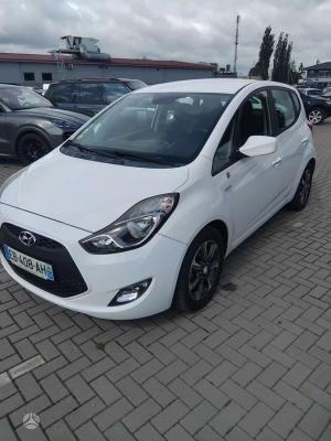 White Hyundai ix20 2016 in Taurage, with an engine capacity of 1.58 L and mileage of 180 thousand km for 4450 €, photo  on AUTOMOTO.COM.LV