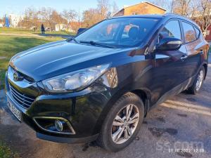 Melns Hyundai ix35 2010 Rīga, ar dzinēja tilpumu 2.00 L un nobraukumu 230 tūkst. km par 4300 €, foto  vietnē AUTOMOTO.COM.LV