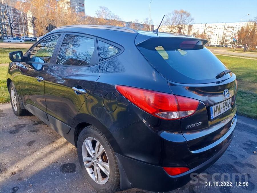 Melns Hyundai ix35 2010 Rīga, ar dzinēja tilpumu 2.00 L un nobraukumu 230 tūkst. km par 4300 €, foto 2 vietnē AUTOMOTO.COM.LV