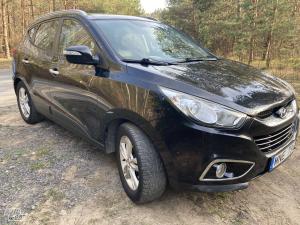 Melns Hyundai ix35 2010 Viļņa, ar dzinēja tilpumu 2.00 L un nobraukumu 235 tūkst. km par 4950 €, foto 3 vietnē AUTOMOTO.COM.LV