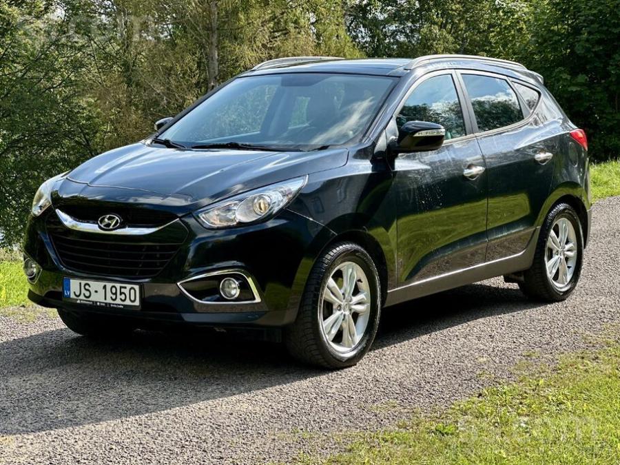Melns Hyundai ix35 2010 Talsi, ar dzinēja tilpumu 2.00 L un nobraukumu 227 tūkst. km par 5970 €, foto 1 vietnē AUTOMOTO.COM.LV