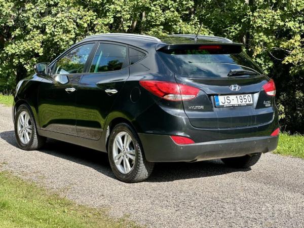 Melns Hyundai ix35 2010 Talsi, ar dzinēja tilpumu 2.00 L un nobraukumu 227 tūkst. km par 5970 €, foto 2 vietnē AUTOMOTO.COM.LV