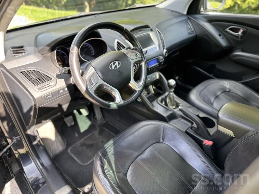 Melns Hyundai ix35 2010 Talsi, ar dzinēja tilpumu 2.00 L un nobraukumu 227 tūkst. km par 5970 €, foto 8 vietnē AUTOMOTO.COM.LV