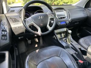 Melns Hyundai ix35 2010 Talsi, ar dzinēja tilpumu 2.00 L un nobraukumu 227 tūkst. km par 5970 €, foto 13 vietnē AUTOMOTO.COM.LV