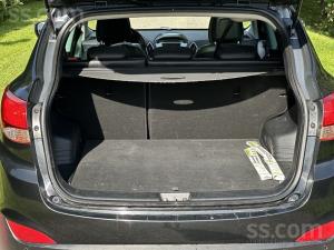 Melns Hyundai ix35 2010 Talsi, ar dzinēja tilpumu 2.00 L un nobraukumu 227 tūkst. km par 5970 €, foto 14 vietnē AUTOMOTO.COM.LV