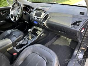 Melns Hyundai ix35 2010 Talsi, ar dzinēja tilpumu 2.00 L un nobraukumu 227 tūkst. km par 5970 €, foto 16 vietnē AUTOMOTO.COM.LV