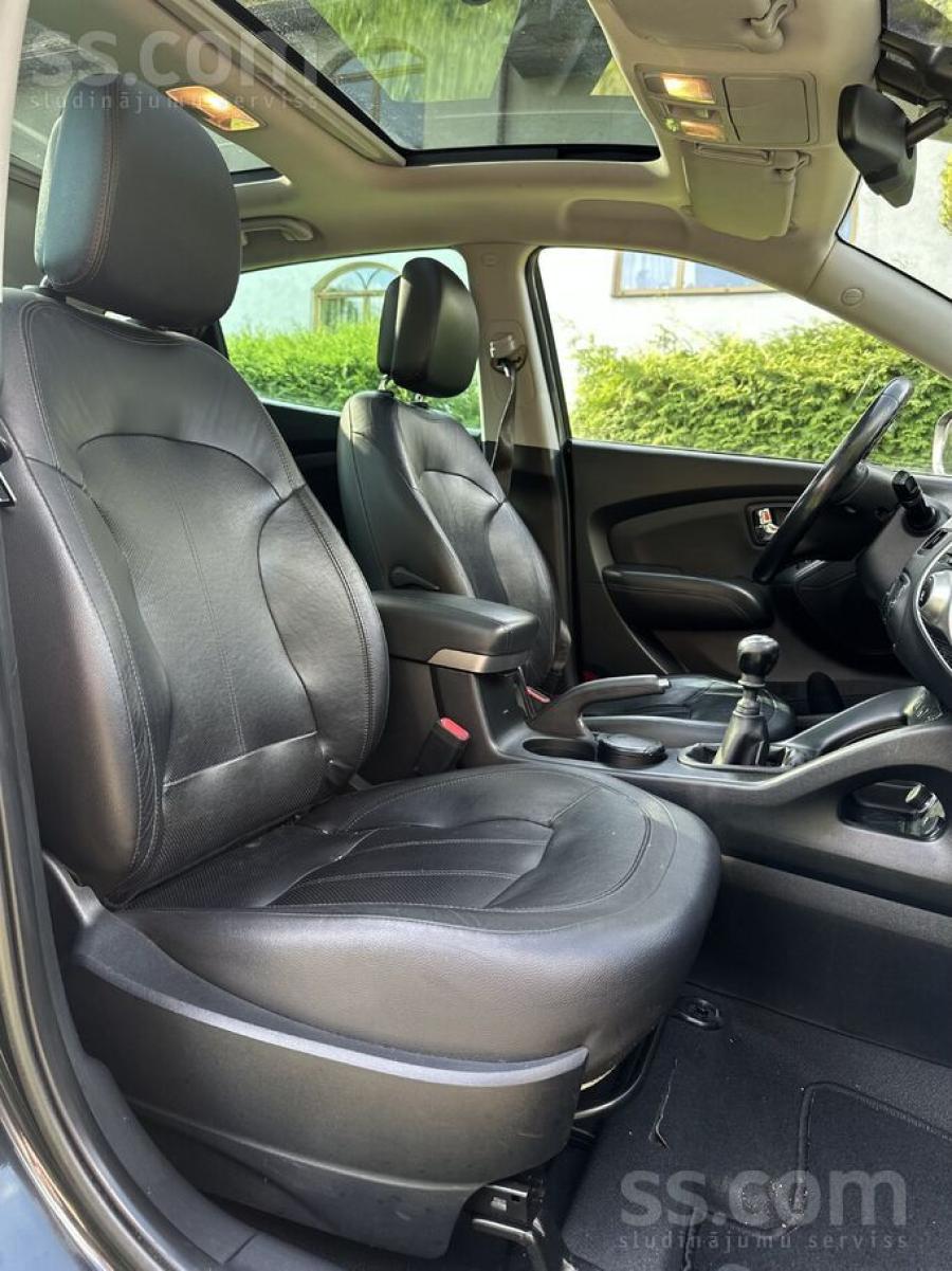 Melns Hyundai ix35 2010 Talsi, ar dzinēja tilpumu 2.00 L un nobraukumu 227 tūkst. km par 5970 €, foto 17 vietnē AUTOMOTO.COM.LV