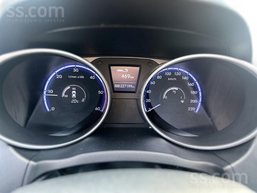 Melns Hyundai ix35 2010 Talsi, ar dzinēja tilpumu 2.00 L un nobraukumu 227 tūkst. km par 5970 €, foto 19 vietnē AUTOMOTO.COM.LV