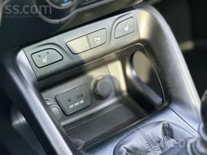 Melns Hyundai ix35 2010 Talsi, ar dzinēja tilpumu 2.00 L un nobraukumu 227 tūkst. km par 5970 €, foto 22 vietnē AUTOMOTO.COM.LV