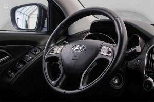 Black Hyundai ix35 2010 in Kaunas, with an engine capacity of 2.00 L and mileage of 289 thousand km for 5490 €, photo 11 on AUTOMOTO.COM.LV