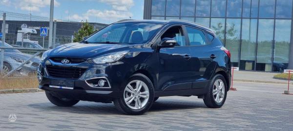 Black Hyundai ix35 2010 in Siauliai, with an engine capacity of 2.00 L and mileage of 178 thousand km for 5100 €, photo 3 on AUTOMOTO.COM.LV