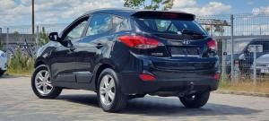 Black Hyundai ix35 2010 in Siauliai, with an engine capacity of 2.00 L and mileage of 178 thousand km for 5100 €, photo 6 on AUTOMOTO.COM.LV