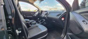 Black Hyundai ix35 2010 in Siauliai, with an engine capacity of 2.00 L and mileage of 178 thousand km for 5100 €, photo 12 on AUTOMOTO.COM.LV