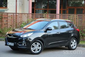 Melns Hyundai ix35 2010 Rīga, ar dzinēja tilpumu 2.00 L un nobraukumu 203 tūkst. km par 4250 €, foto 4 vietnē AUTOMOTO.COM.LV