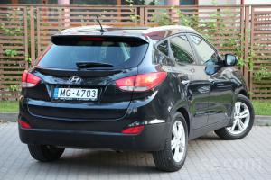 Melns Hyundai ix35 2010 Rīga, ar dzinēja tilpumu 2.00 L un nobraukumu 203 tūkst. km par 4250 €, foto 5 vietnē AUTOMOTO.COM.LV
