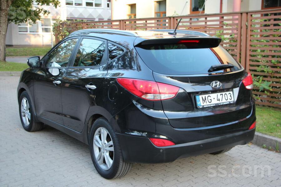 Melns Hyundai ix35 2010 Rīga, ar dzinēja tilpumu 2.00 L un nobraukumu 203 tūkst. km par 4250 €, foto 10 vietnē AUTOMOTO.COM.LV