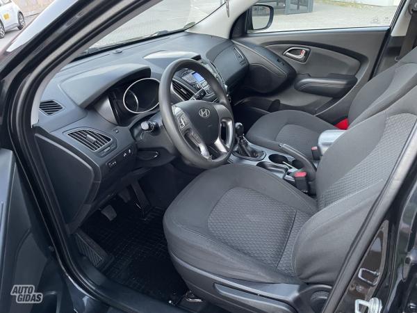 Black Hyundai ix35 2010 in Klaipeda, with an engine capacity of 1.60 L and mileage of 322 thousand km for 4300 €, photo 11 on AUTOMOTO.COM.LV