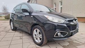 Black Hyundai ix35 2011 in Vilnius, with an engine capacity of 1.59 L and mileage of 138 thousand km for 5950 €, photo 30 on AUTOMOTO.COM.LV