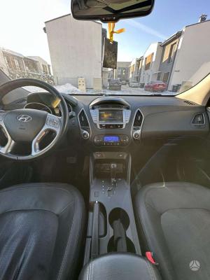 Melns Hyundai ix35 2011 Viļņa, ar dzinēja tilpumu 2.00 L un nobraukumu 191 tūkst. km par 5500 €, foto 11 vietnē AUTOMOTO.COM.LV