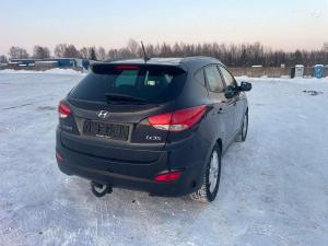 Melns Hyundai ix35 2011 Panevēža, ar dzinēja tilpumu 2.00 L un nobraukumu 260 tūkst. km par 4650 €, foto 5 vietnē AUTOMOTO.COM.LV