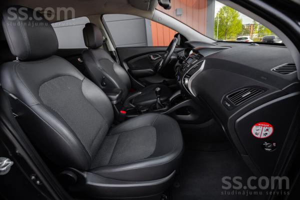 Melns Hyundai ix35 2011 Jelgava, ar dzinēja tilpumu 1.70 L un nobraukumu 226 tūkst. km par 4850 €, foto 9 vietnē AUTOMOTO.COM.LV