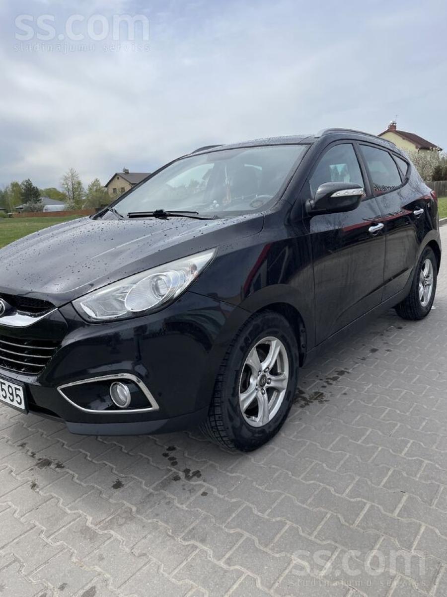 Melns Hyundai ix35 2011 Jelgava, ar dzinēja tilpumu 2.00 L un nobraukumu 288 tūkst. km par 5100 €, foto 1 vietnē AUTOMOTO.COM.LV
