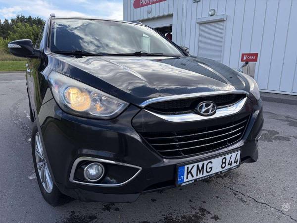 Hyundai ix35 2011 KauÅa vietnÄ Melns Hyundai ix35 2011 KauÅa, ar dzinÄja tilpumu 2.00 L un nobraukumu 385 tÅ«kst. km par 3999 ā¬, foto 11 vietnÄ AUTOMOTO.COM.LV